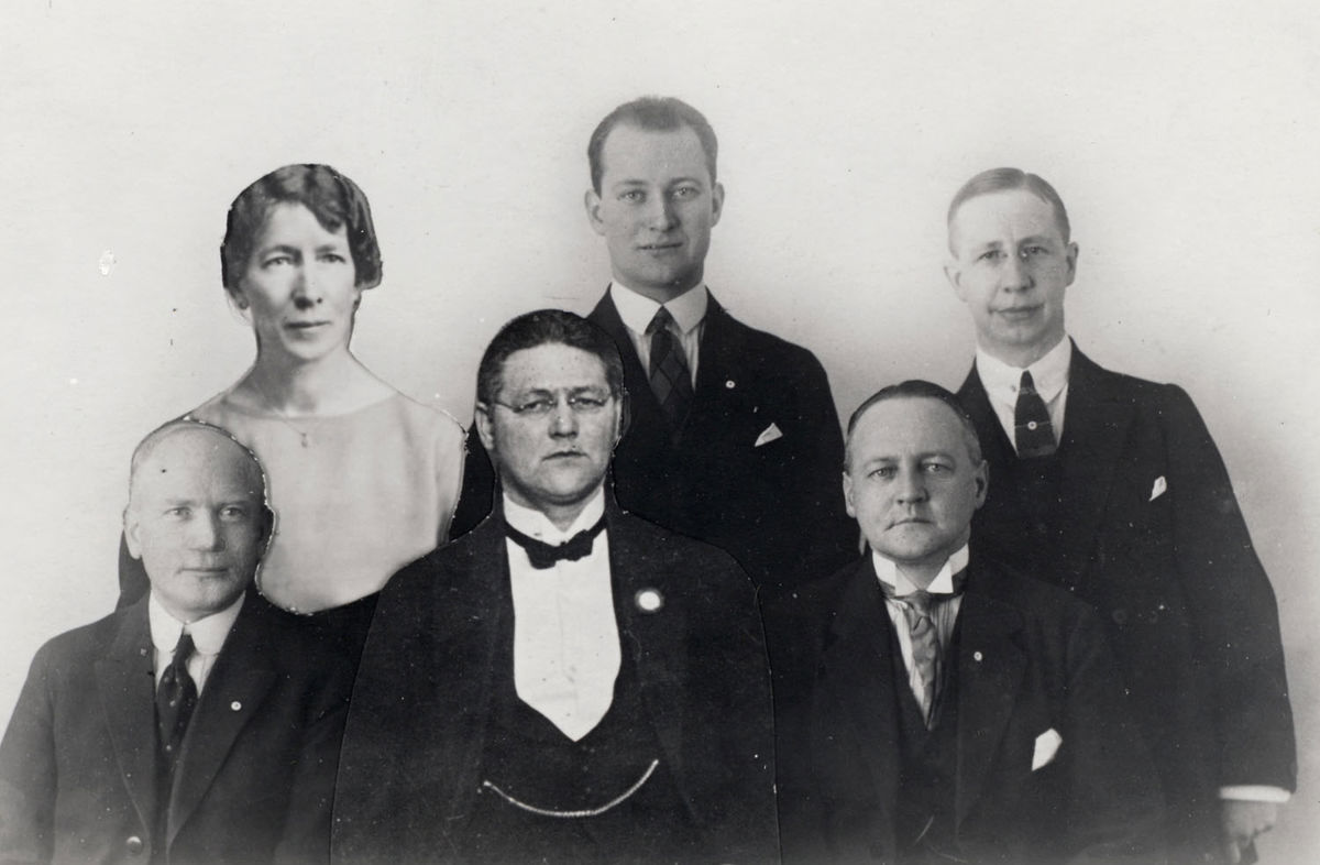 Frimurarbarnhusets styrelse vid 20-årsjubiléet, 1927. Från vänster Otto ...