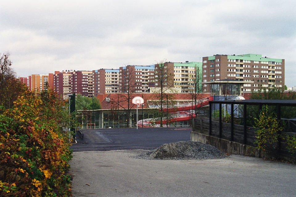 Vy mot Husbybadet och Sibeliusgången i Akalla - Stockholmskällan