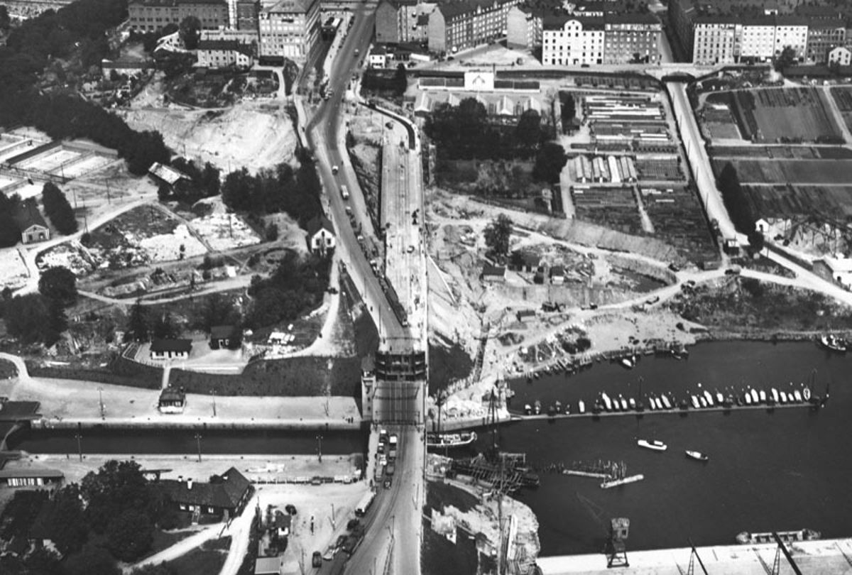 Flygbild över Skanstull och Hammarbyslussen mot norr - Stockholmskällan