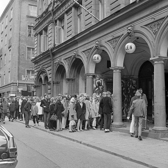 Regeringsgatan 74. Kö utanför Nalen - Stockholmskällan