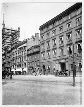 Telefontornet som teckning och filmat från Brunkebergstorg ...