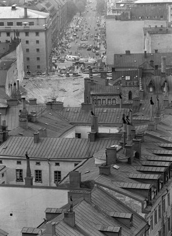 Telefontornet som teckning och filmat från Brunkebergstorg ...