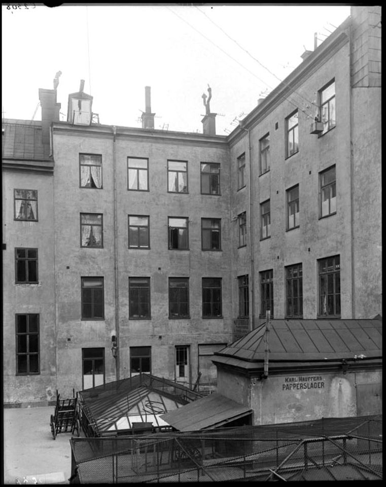 Malmskillnadsgatan 34, bakgården - Stockholmskällan