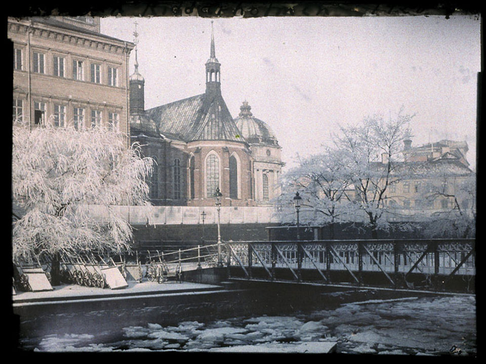 Från Munkbron mot Munkbrospången och Riddarholmen. Riddarholmskyrkan ...