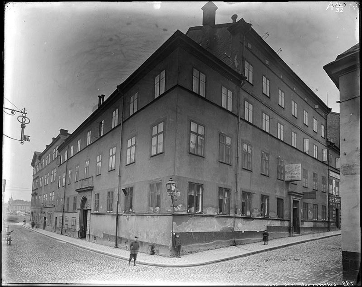 Hörnet Regeringsgatan - Kungsgatan - Stockholmskällan